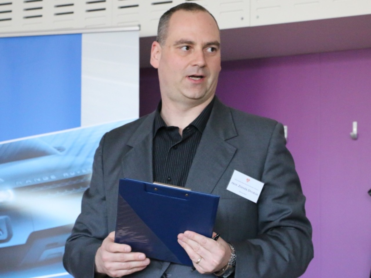 Zdeněk Dvořák ukončil činnost v Bioetické komisi, za práci mu poděkoval ...