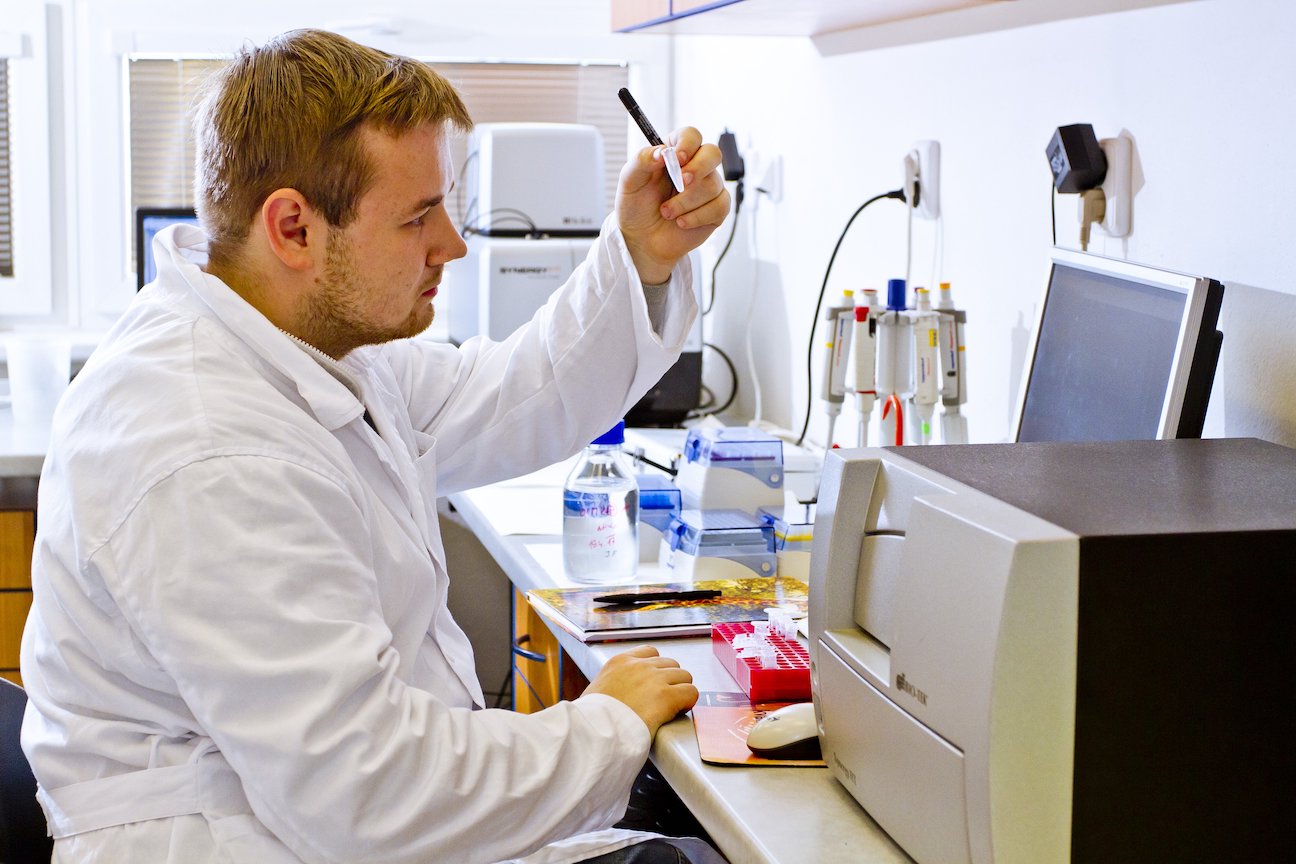 Photo Galleries: Department of Biochemistry